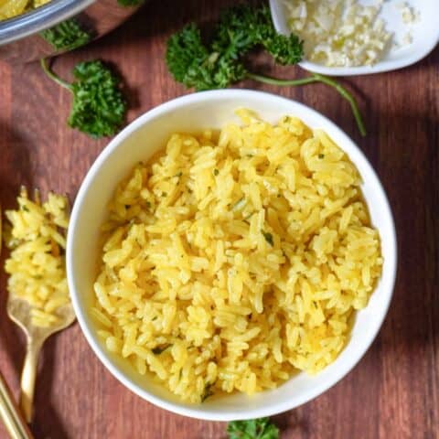 Fluffy and Delicious Yellow Greek Rice - Delicious Side Dishes